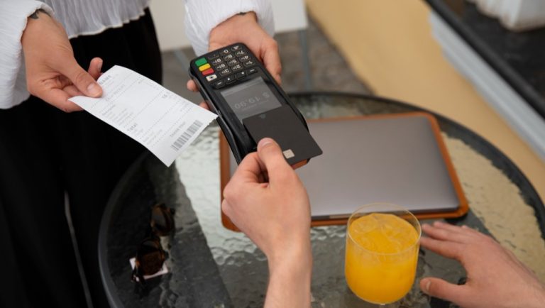 A Complete Guide to POS Cashless System For Events