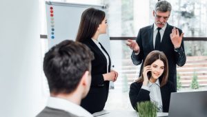 Networking At Conferences: 30 Best Tips to Build Connections